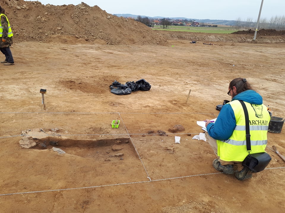 Archeologové objevili při průzkumu D55 u Přerova pozůstatky pravěkých vesnic | Novinky ...